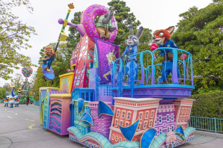 Video: Zootopia Float at Tokyo Disneyland’s Disney Harmony Parade ...